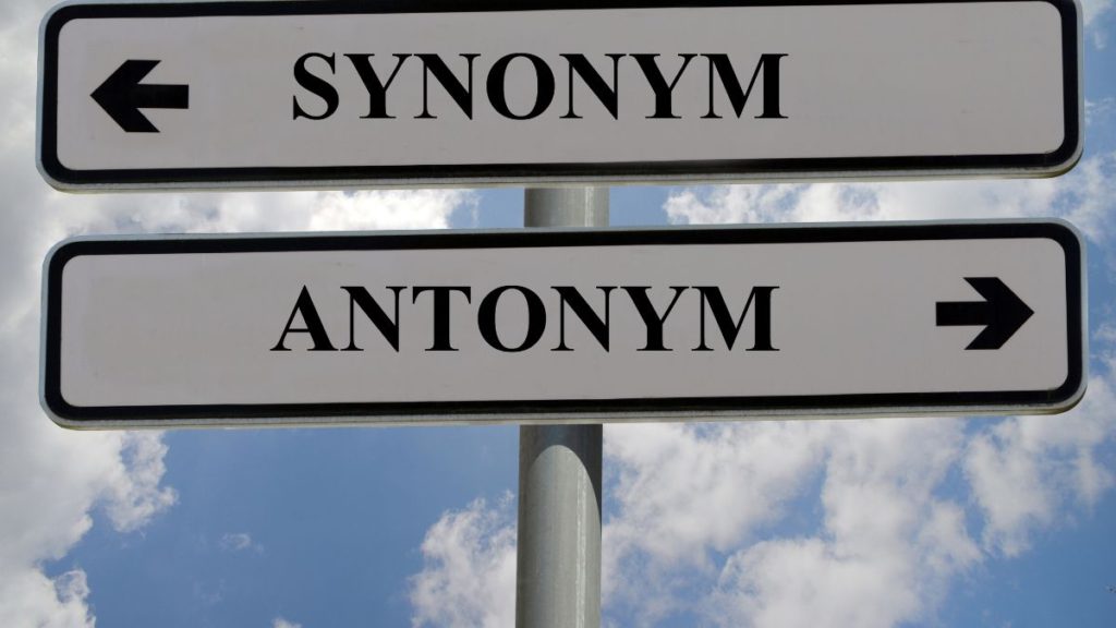 Pengertian Antonim dan Sinonim Disertai Perbedaannya – Gramedia Literasi