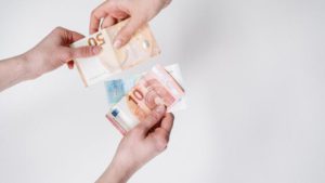 Pengertian Riba: Jenis-jenis, Contoh, dan Cara Menghindarinya ...