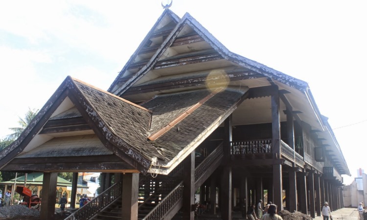 6 Fungsi Rumah Adat dan Contohnya – Gramedia Literasi