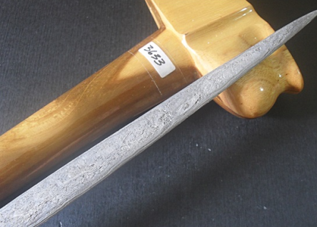 21 Senjata Tradisional Indonesia beserta Fakta & Fungsinya – Gramedia ...