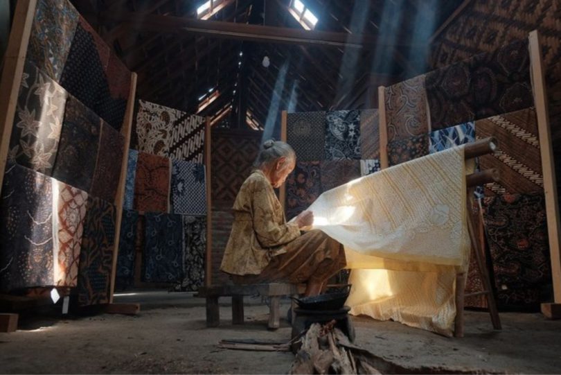 Seni Kriya: Pengertian, Sejarah, Fungsi Dan Jenisnya – Gramedia Literasi