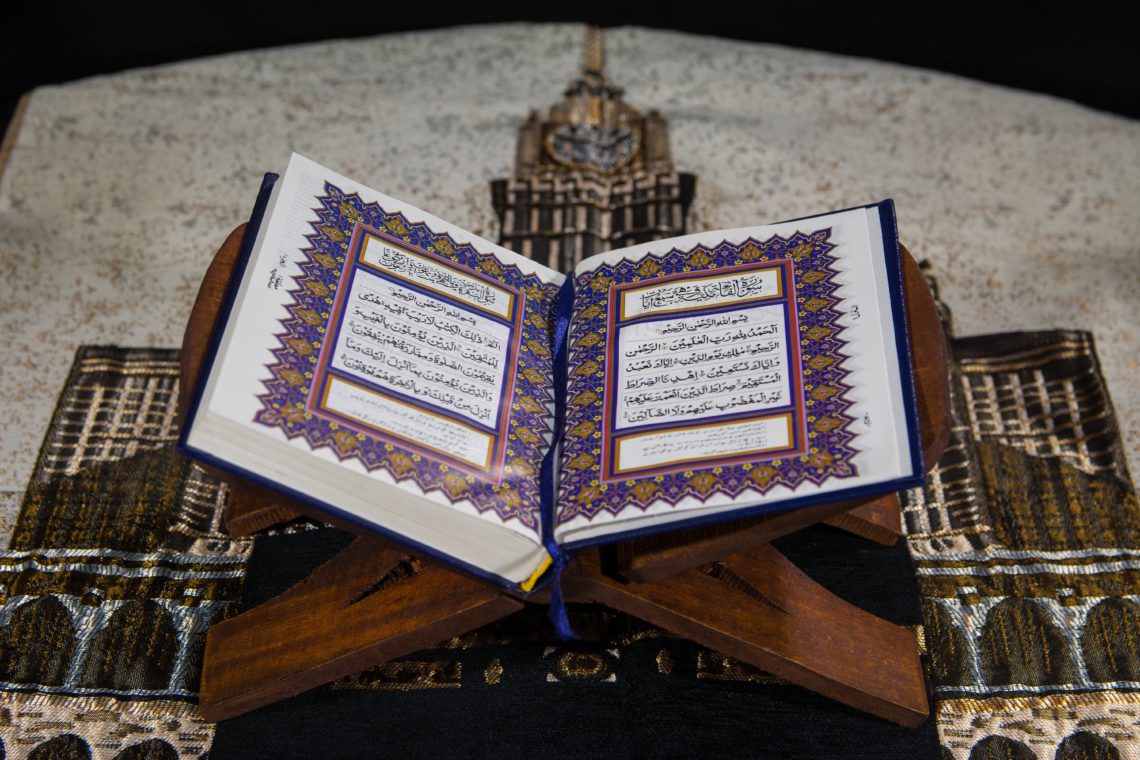 Surah Al Fil: Arab, Latin, Terjemahan, dan Kisahnya – Gramedia Literasi
