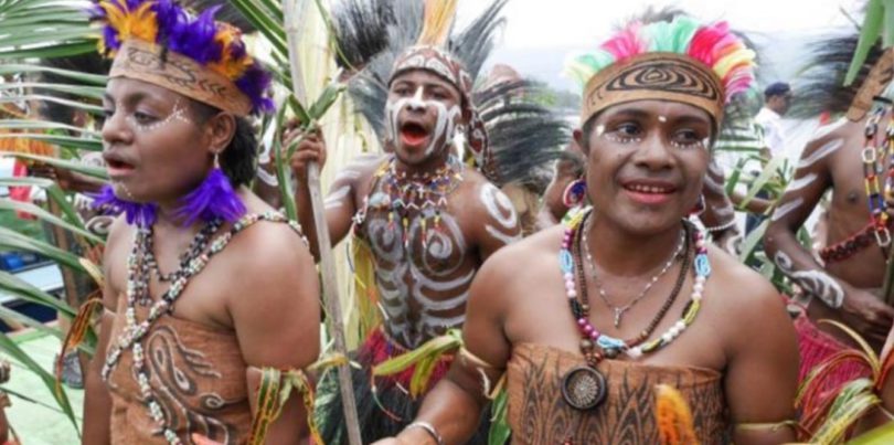 10 Ragam Upacara Adat Papua dan Filosofi Di Baliknya! – Gramedia Literasi