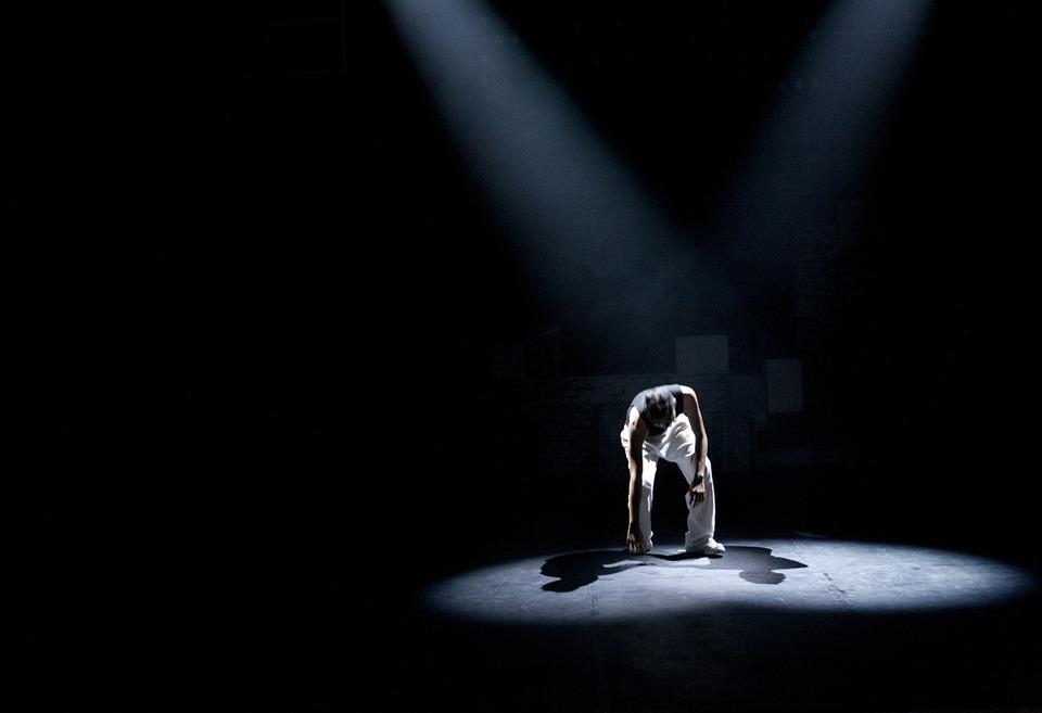 Monolog: Pengertian, Aspek, Ciri, Jenis, dan Buku Rekomendasi ...