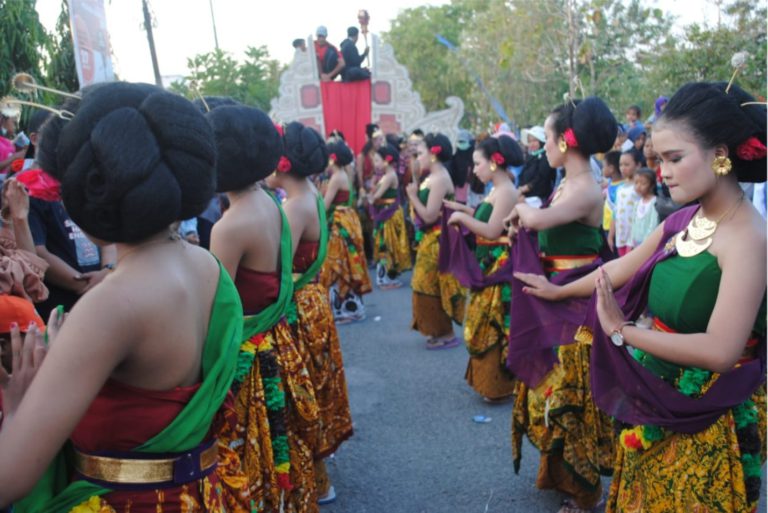 Menelisik Sejarah, Fungsi, dan Ciri Tari Gambyong – Gramedia Literasi