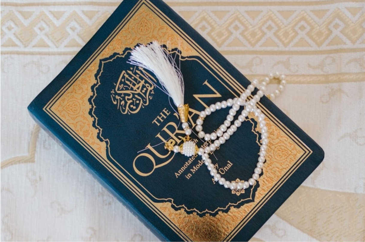 9 Keutamaan Surat Al Mulk, Lengkap dengan Bacaan Surat Arab Latin ...