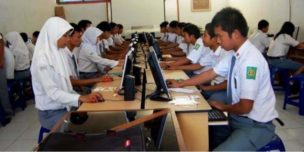 Pengertian STM Hingga Perbedaannya dengan SMK dan SMA – Gramedia Literasi