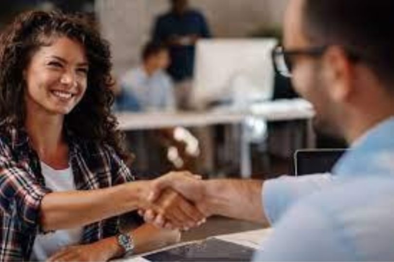 Contoh Kata Sapaan: Pengertian, Jenis, Faktor – Gramedia Literasi