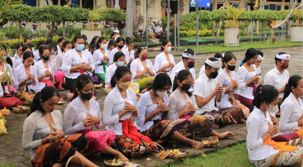 Memahami Upacara Ngaben Beserta Jenis dan Tata Caranya – Gramedia Literasi