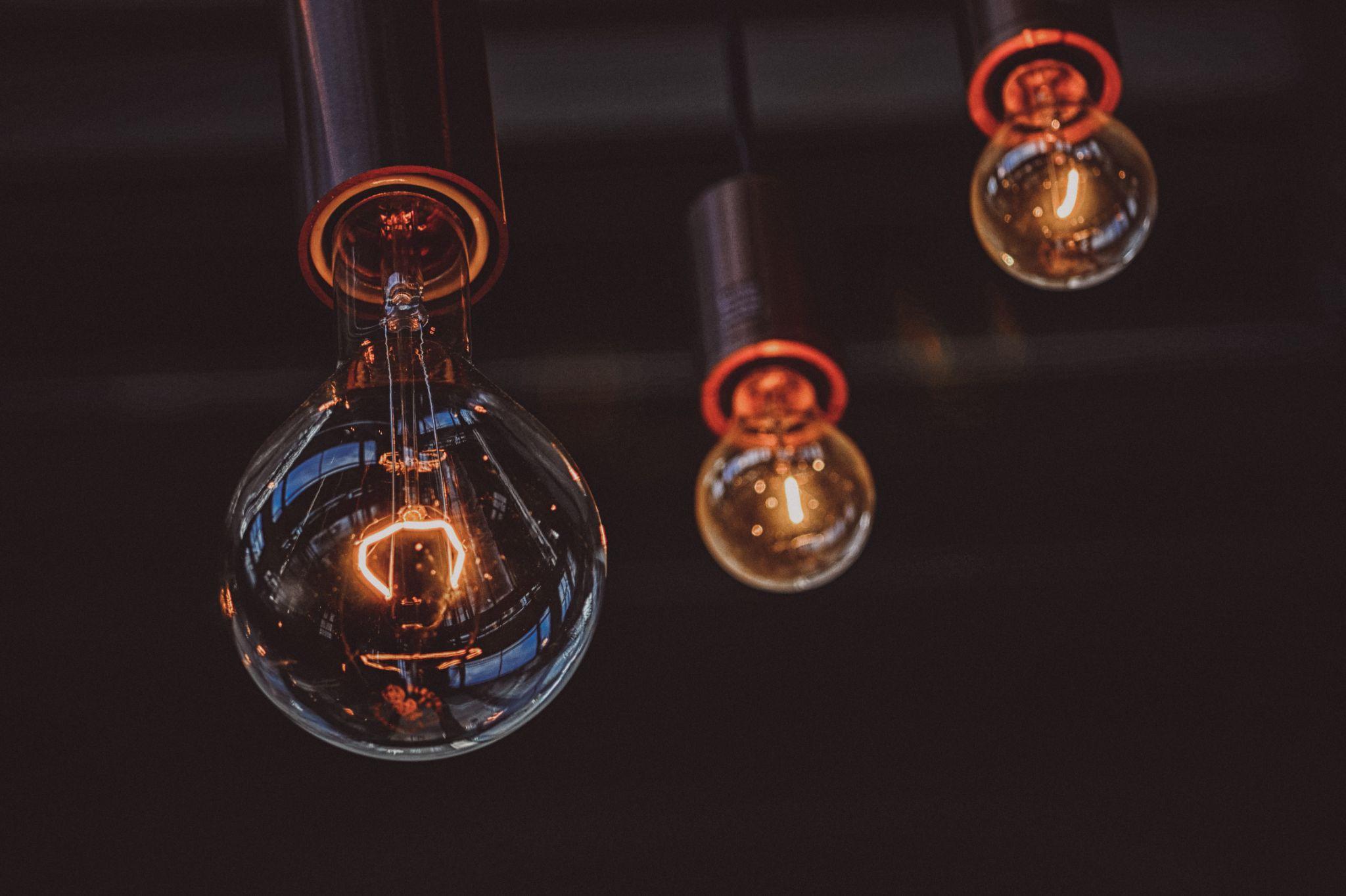 Hukum Kirchoff 1 dan 2: Bunyi, Rumus & Penerapan Dalam Keseharian – Gramedia Literasi