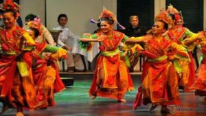 Tari Yapong: Asal Usul, Properti Hingga Pola Lantai dan Gerakannya ...