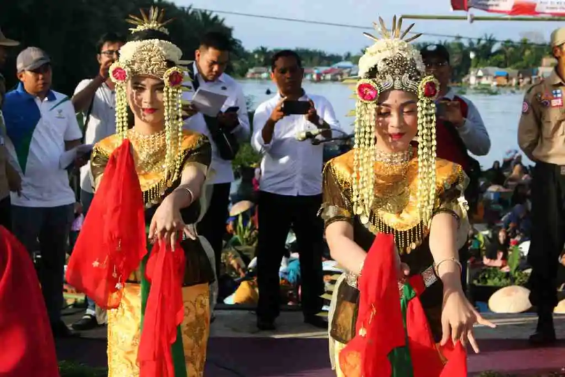 Tari Baksa Kembang: Tari Klasik dari Keraton Banjar Kalimantan Selatan ...
