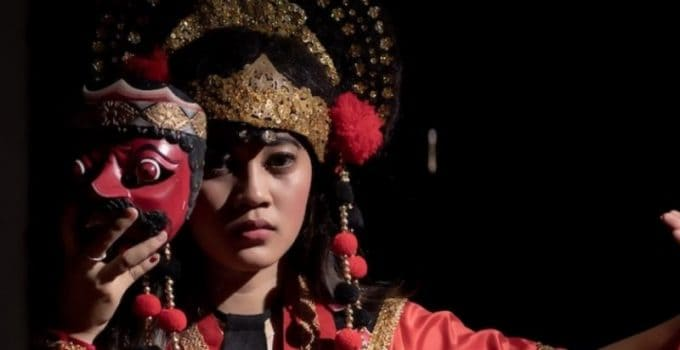 15 Properti Tari Topeng, Makna Dibaliknya,Sejarah, sampai Jenisnya ...