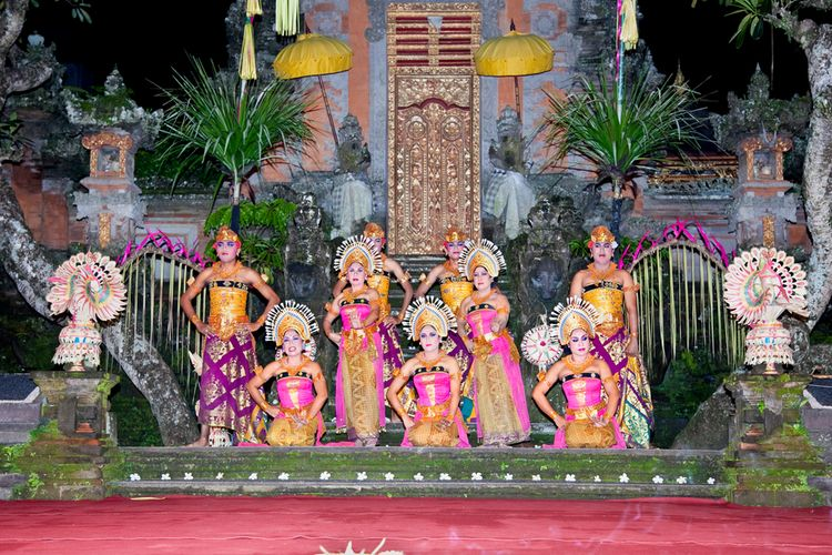 Tari Janger: Sejarah, Tari Tradisional, Fungsi, Makna, dan Properti ...