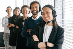 Customer Service : Pengertian, Skill yang Diperlukan, Hingga Tugasnya ...