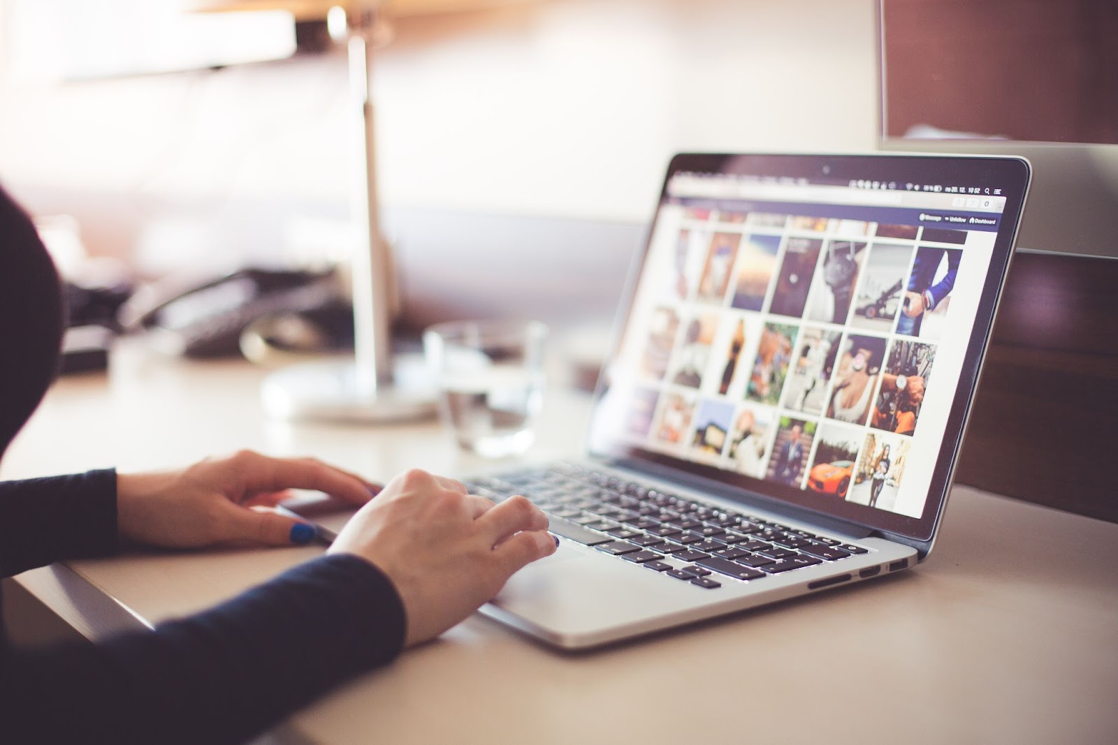 Doxing Adalah: Pengertian dan Penjelasan Lengkapnya – Gramedia Literasi