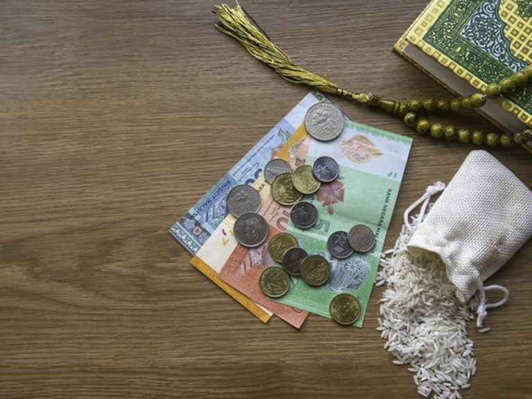 Pengertian Mustahik Zakat dan Golongannya yang Perlu Diketahui ...