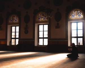Pengertian Sholat Tasbih dan Doa Sholat Tasbih – Gramedia Literasi