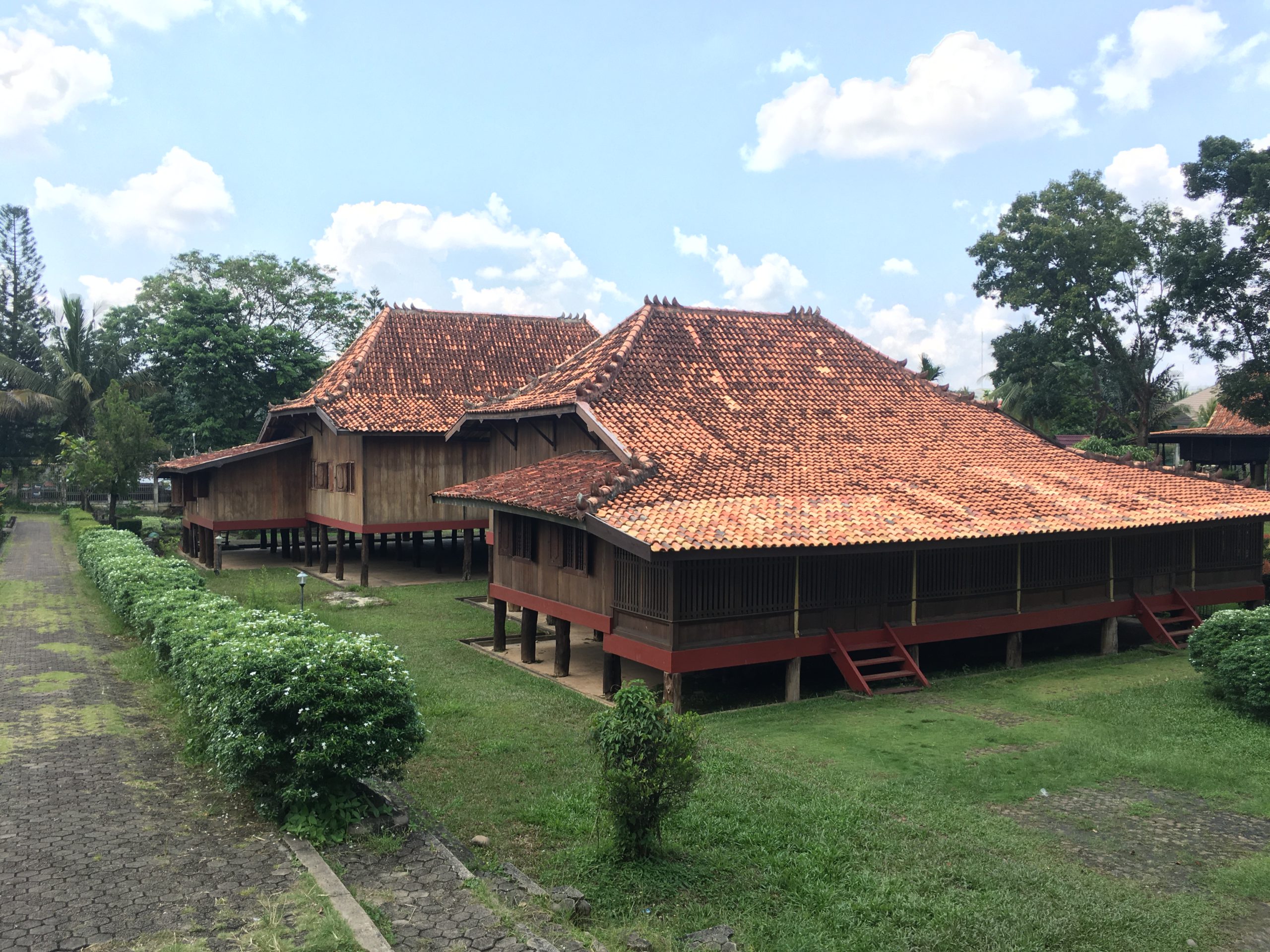6 Rumah Adat Sumatra Selatan dan Ragam Filosofi di Baliknya – Gramedia ...