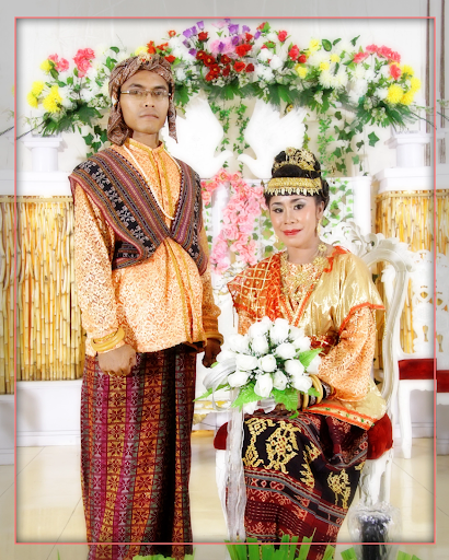8 Jenis Pakaian Adat NTT (Nusa Tenggara Timur) – Gramedia Literasi