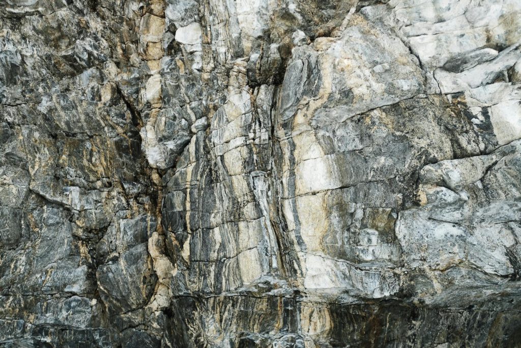 Batuan Sedimen: Pengertian, Contoh, Ciri dan Fungsinya – Gramedia Literasi