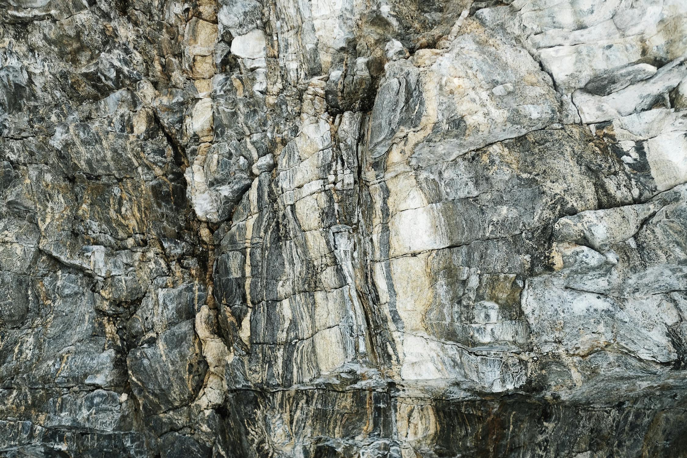 Batuan Sedimen: Pengertian, Contoh, Ciri dan Fungsinya – Gramedia Literasi