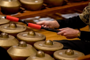 10 Alat Musik Tradisional Riau Yang Perlu Kamu Ketahui – Gramedia Literasi