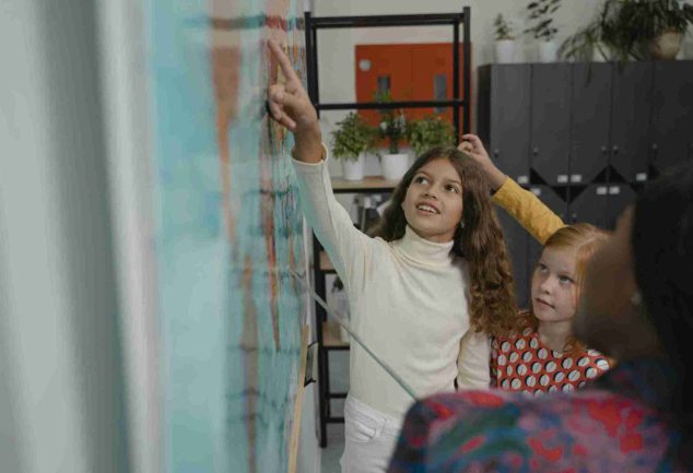 Pengertian STM Hingga Perbedaannya dengan SMK dan SMA – Gramedia Literasi